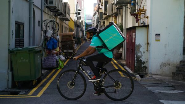 S'pore Deliveroo Riders May Get Bonuses Of Up To $18.5K Each Once ...