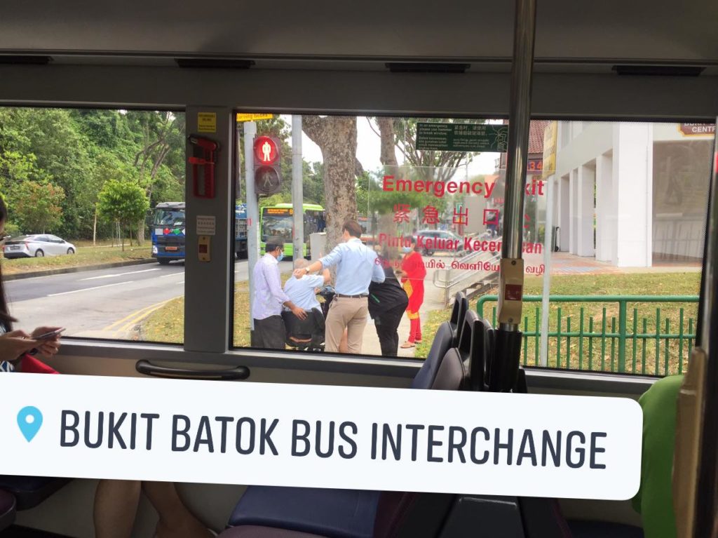 Elderly Man Falls Off PMA At Bukit Batok, Bus Driver & Passengers Stop ...