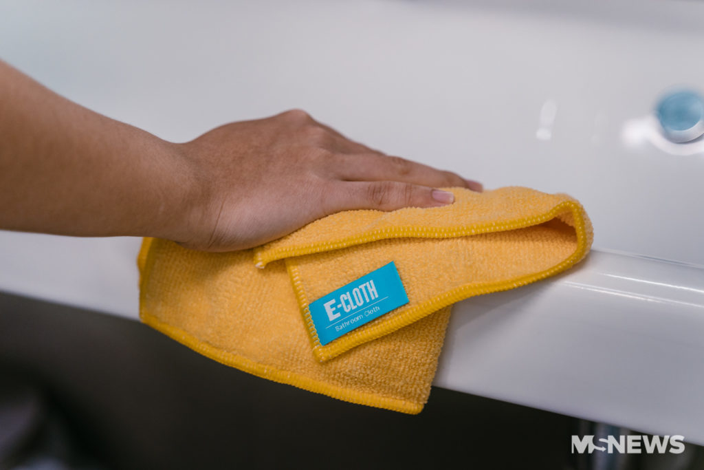 This Cleaning Cloth Removes Dirt With Just Water, Tell Mum To Skip The ...