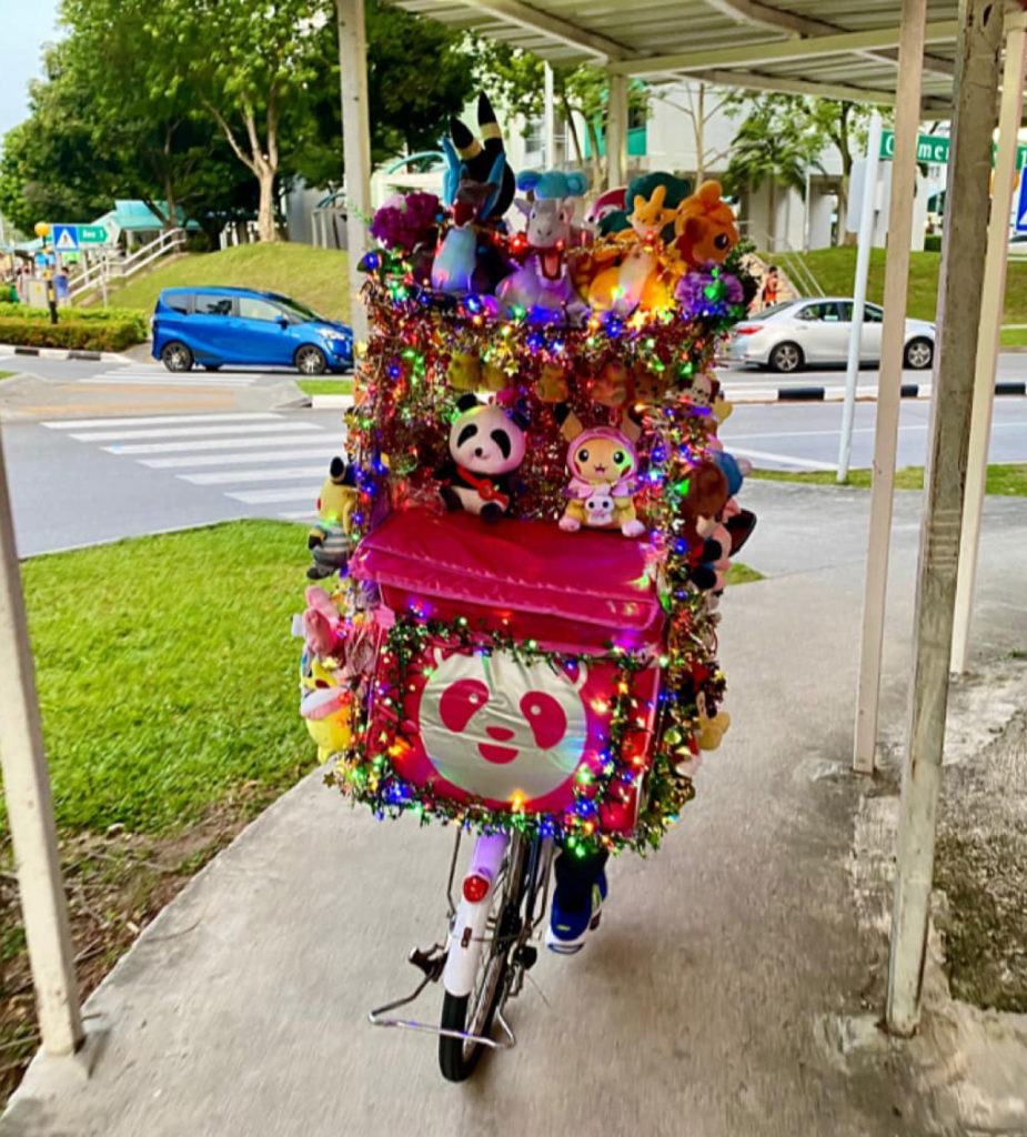 Foodpanda Rider In Clementi Zhngs Bicycle With Plushies & Lights ...