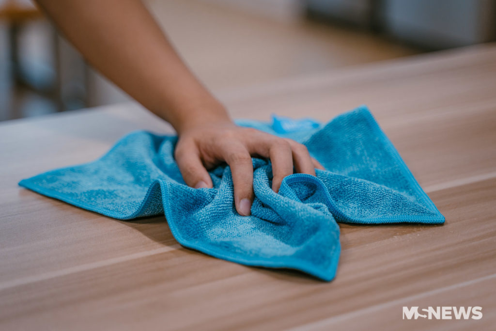 This Cleaning Cloth Removes Dirt With Just Water, Tell Mum To Skip The ...