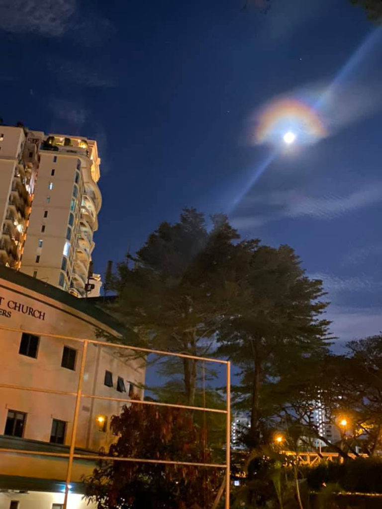 Rainbow Halo Forms Around Moon On 26 Mar Night, S’pore Residents ...