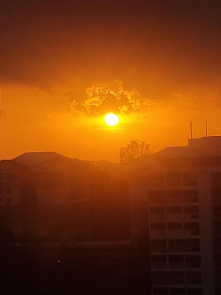 Fiery Sunset Illuminates Yew Tee Sky On 8 Mar, Looks Like Smaug ...
