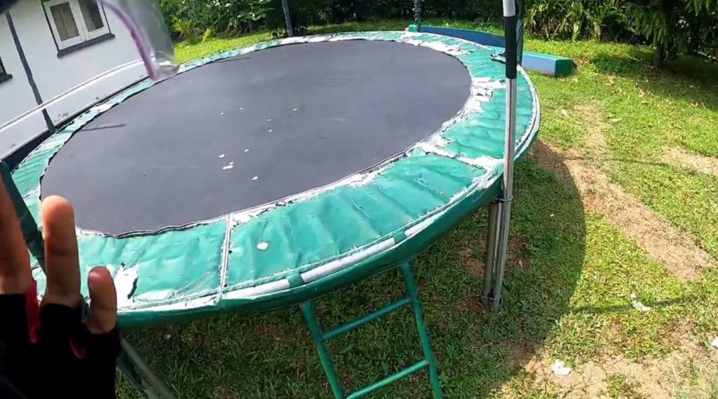 GrabFood Rider Spots Trampoline In Customer's Backyard & Asks To Jump ...