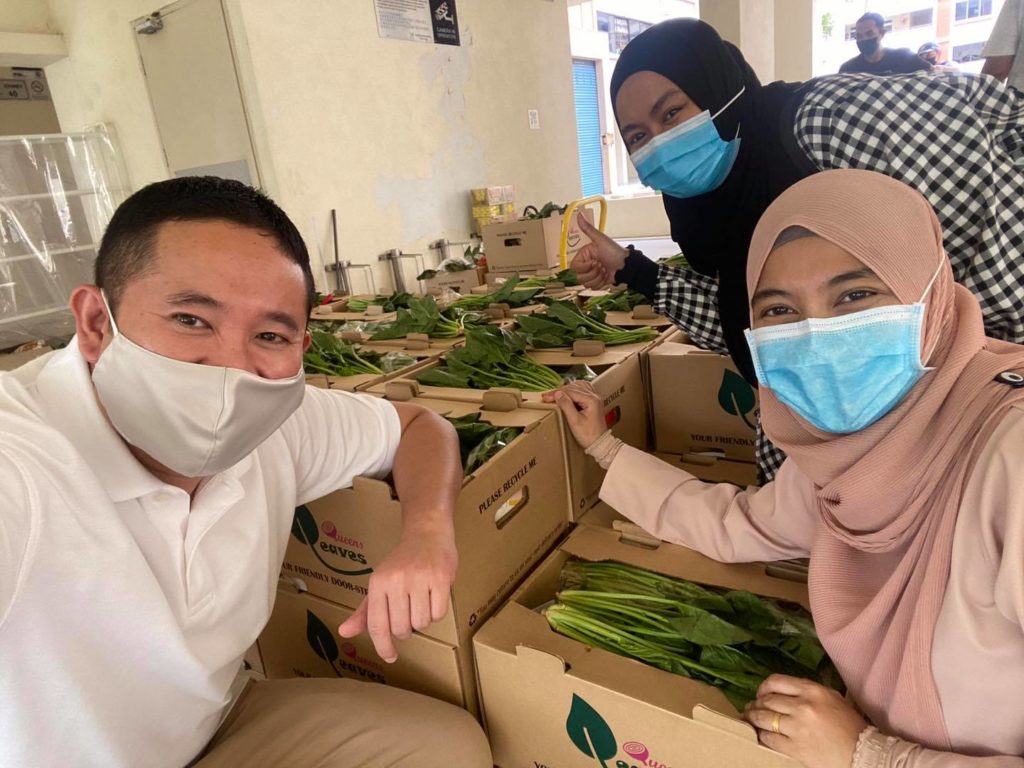 Lady Uses $4,000 From Savings & Donations To Buy Groceries For S’pore ...