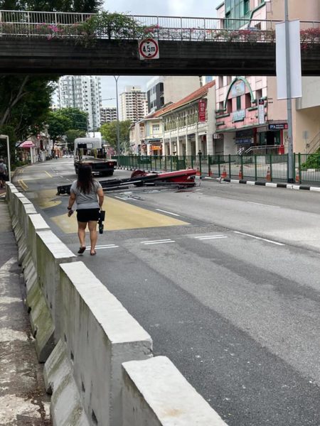 Crane Falls Off Truck & Blocks 3 Lanes In Balestier, Road Closed For ...