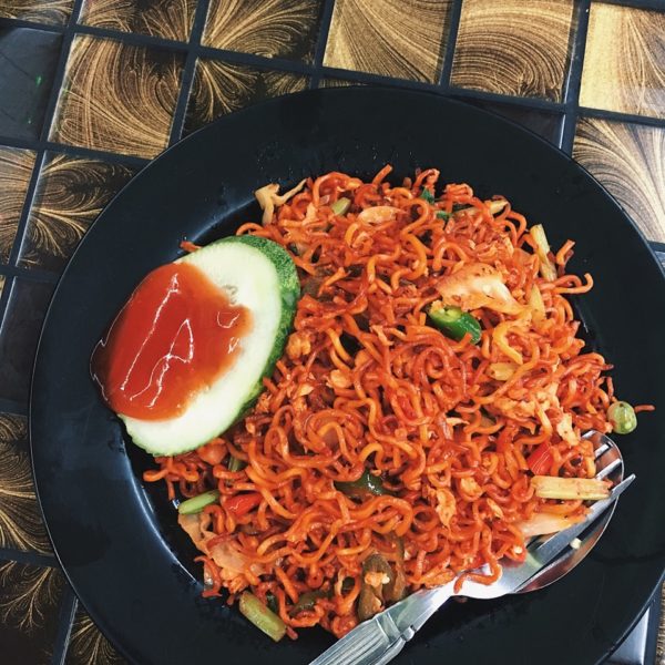 M’sian Orders Maggi Goreng In S’pore, Red Noodles Leave Him Shook
