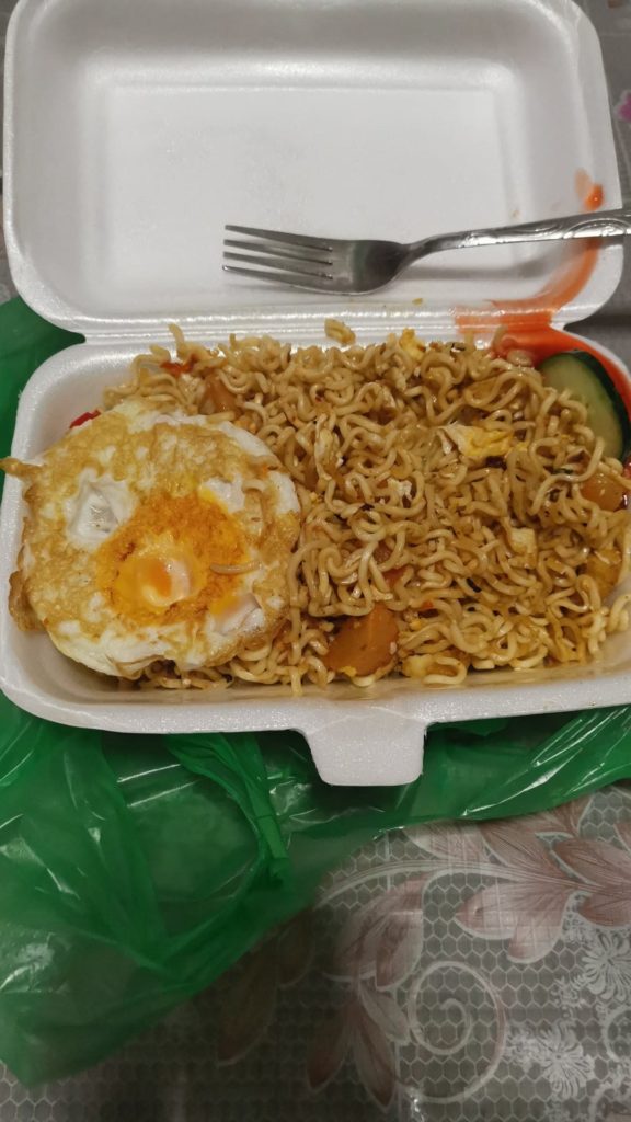 M’sian Orders Maggi Goreng In S’pore, Red Noodles Leave Him Shook