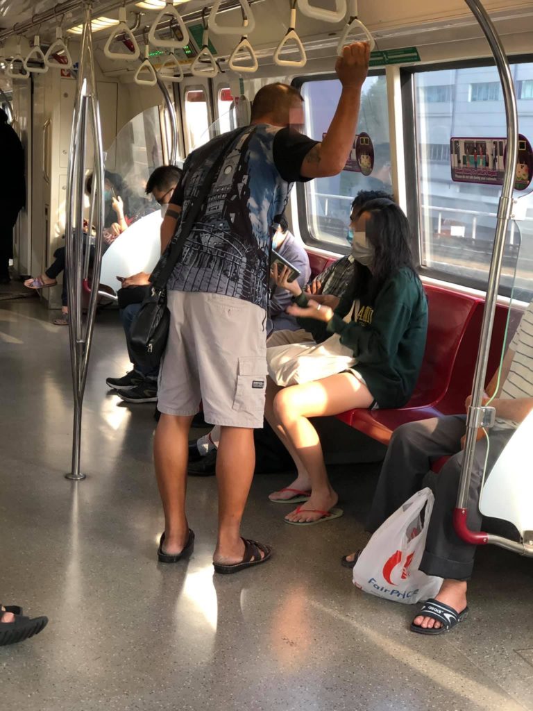 Man Allegedly Asks For Money On MRT, Netizens Warn Others Against Him