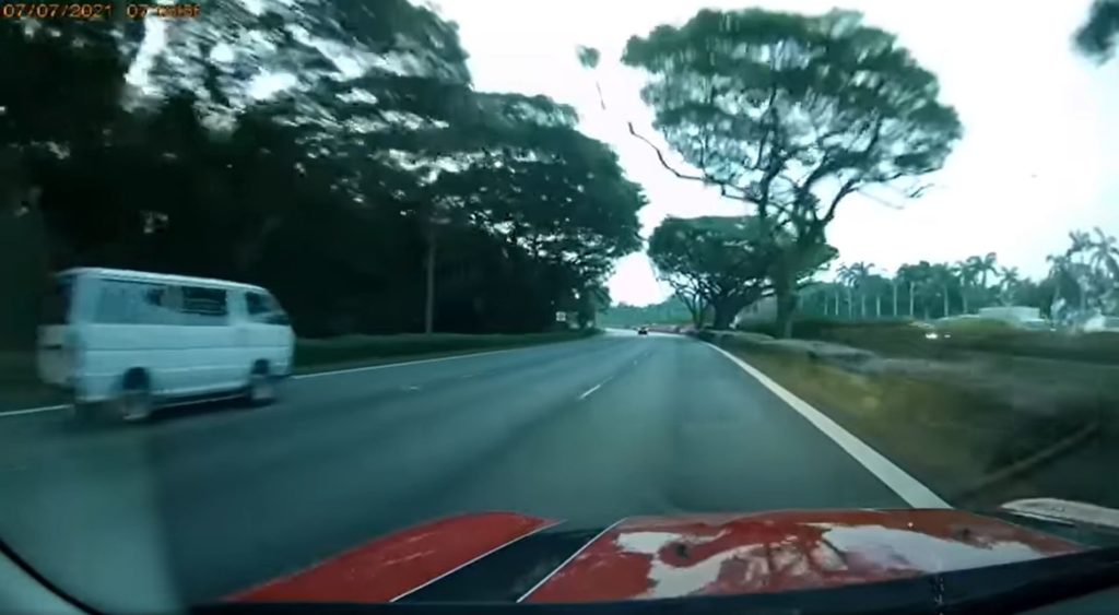 McLaren That Crashed Along ECP Narrowly Missed Another Car As It ...