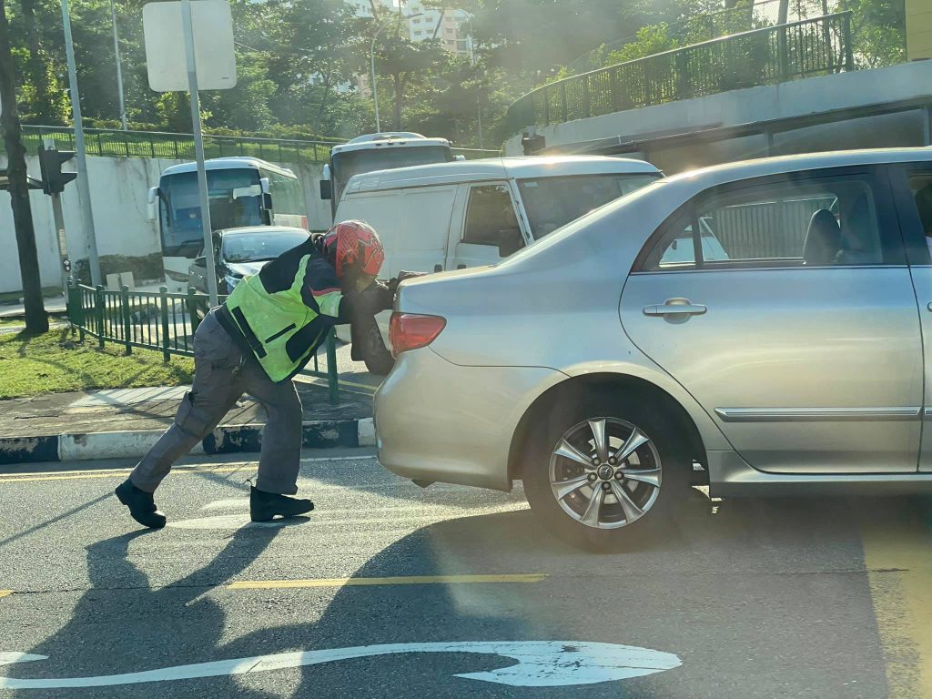 Motorcyclist Helps Push Stalled Car Upslope In Bedok, Kind Deed Earns ...