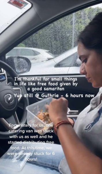 M’sians Stuck In Traffic Jam For 18 Hours, They Shared Snacks On ...