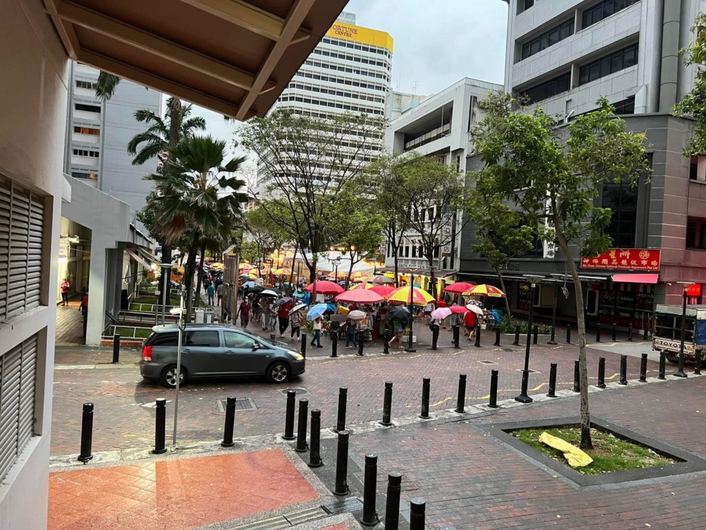 Waterloo Street Temple Devotees Queue In The Rain As ‘Angbao Borrowing ...