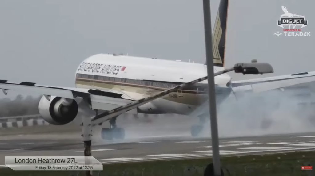 SIA Plane Swerves During London Landing, Passengers Arrive Safely In ...