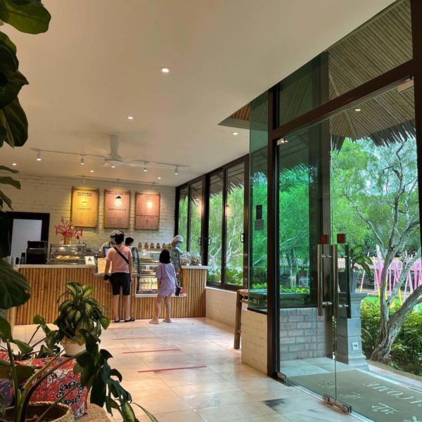 Johor Café Is A Secluded Gem Amid Lush Greenery, Serves Ice Cream In ...