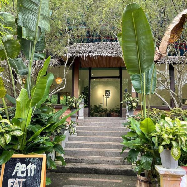 Johor Café Is A Secluded Gem Amid Lush Greenery, Serves Ice Cream In ...