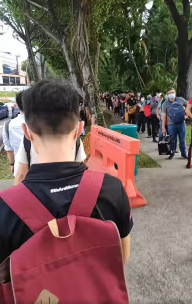 Long Queues Form Outside Woodlands Checkpoint On Good Friday, Bus Stop ...