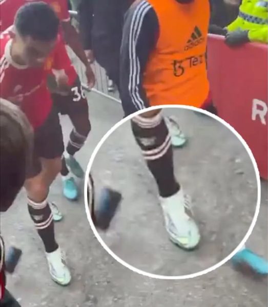 Ronaldo Smashes Fan’s Phone On Ground After Man United Loss, Apologises ...