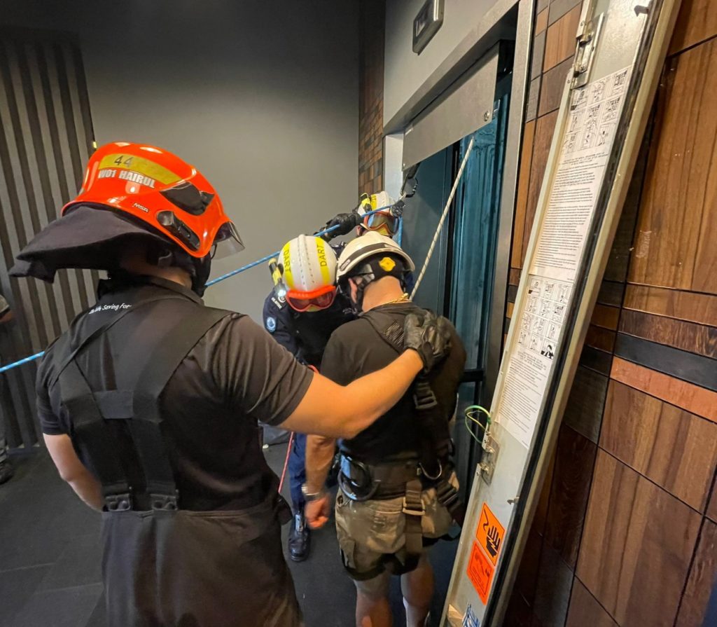 3 People Stuck In Junction 10 Lift, SCDF Rescuers Rappel Down To Save Them
