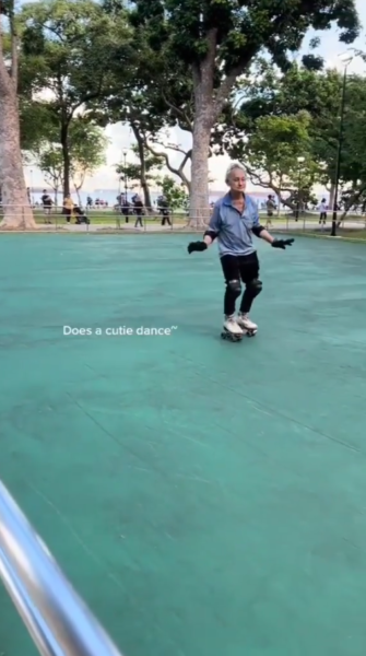 Elderly Uncle Slays On ECP Skating Rink, Graceful One-Legged Tricks ...