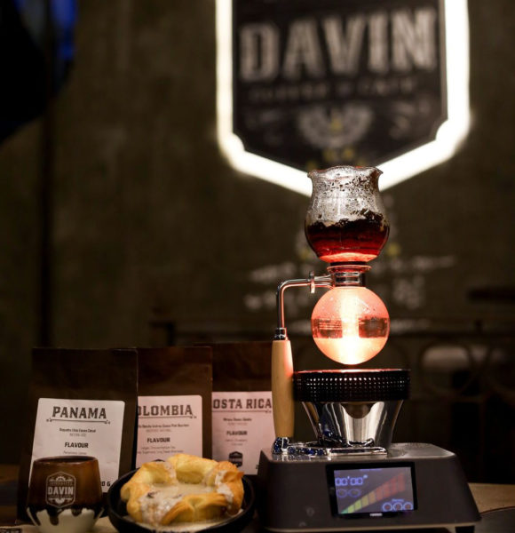 Bangkok Café Combines Roman Architecture & Modern Glass Walls, Looks ...