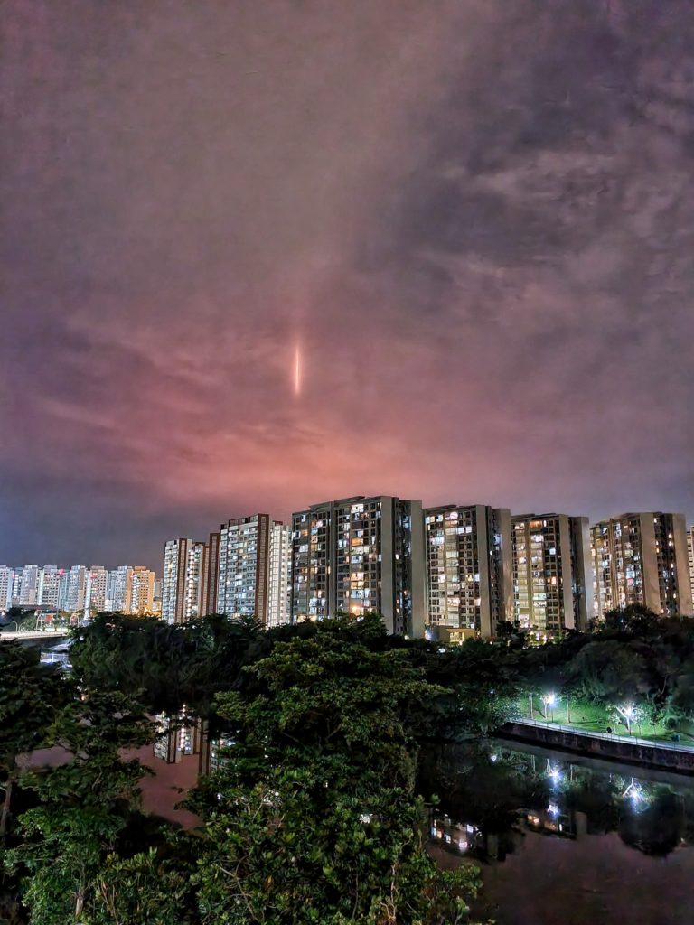 Mysterious Vertical Light Seen In S'pore Skies, Looks Like A Portal To ...