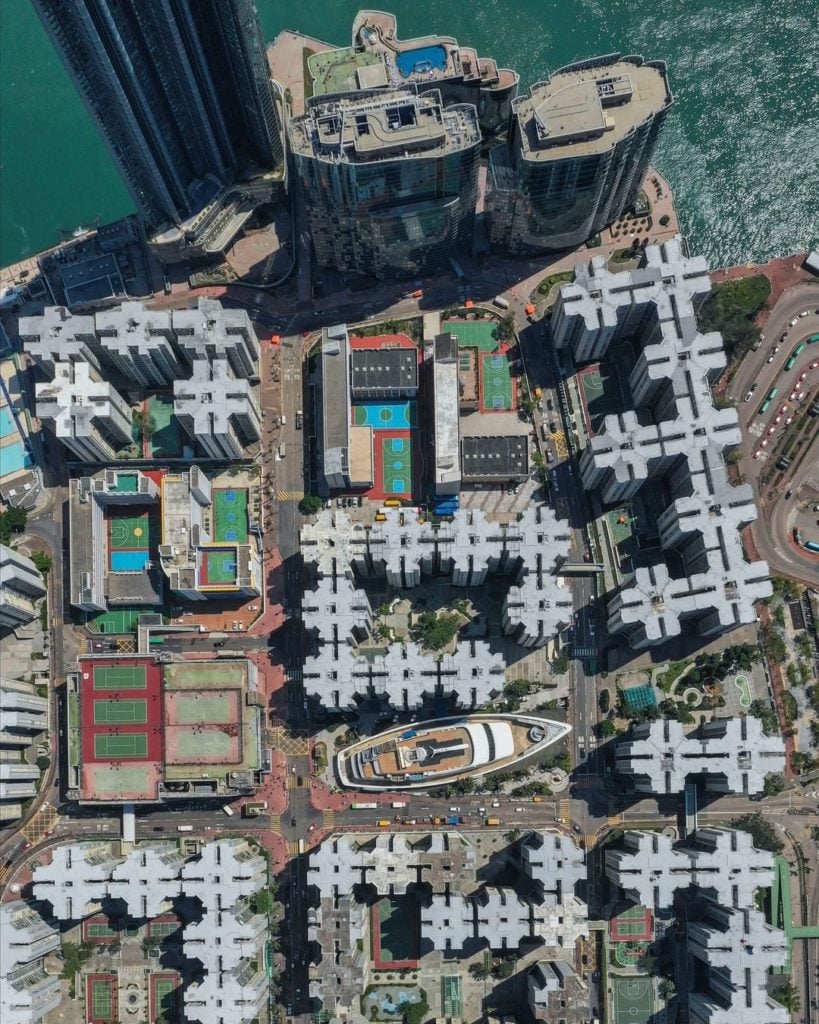 Whampoa Apparently Exists In Hong Kong, It’s A Mall Shaped Like A Ship