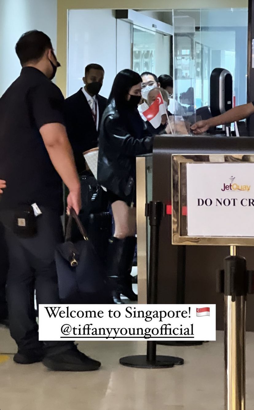 Girls' Generation's Tiffany Gives Signed Album To Changi Airport Staff ...