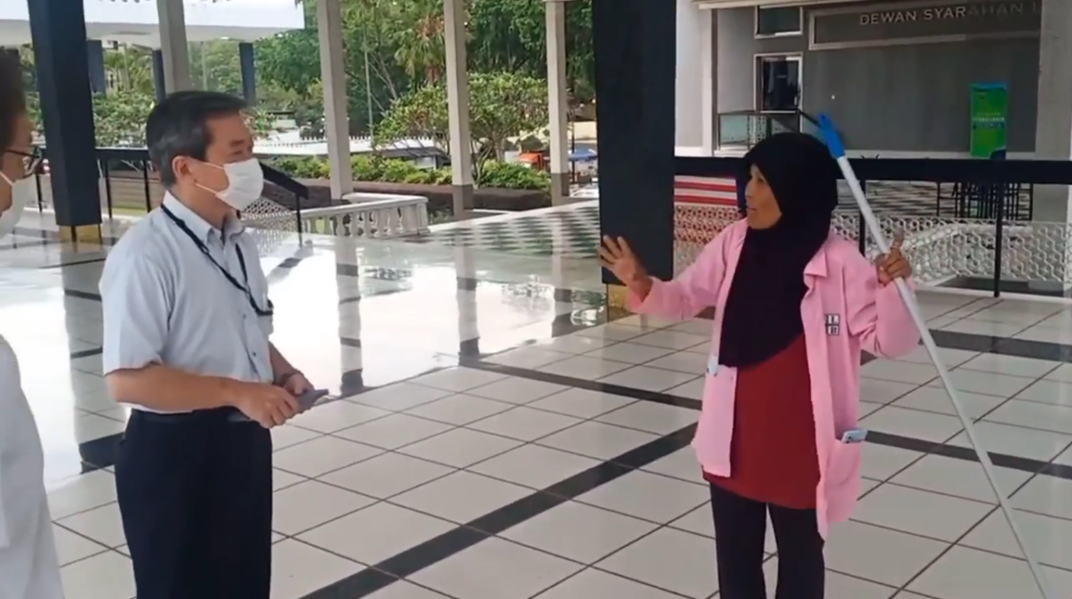 M’sia Cleaning Lady Speaks Fluent Japanese With Delegates, Impresses ...