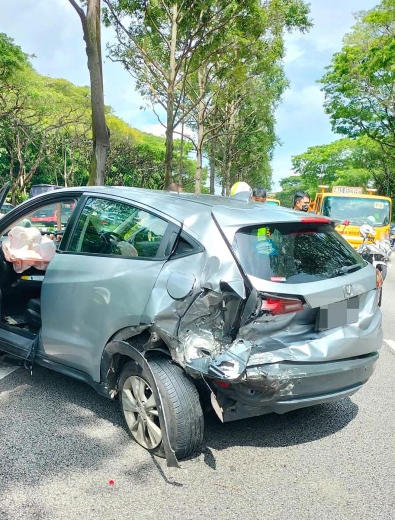 4 Cars Involved In Chain Collision Along PIE, 8 People Brought To Hospital