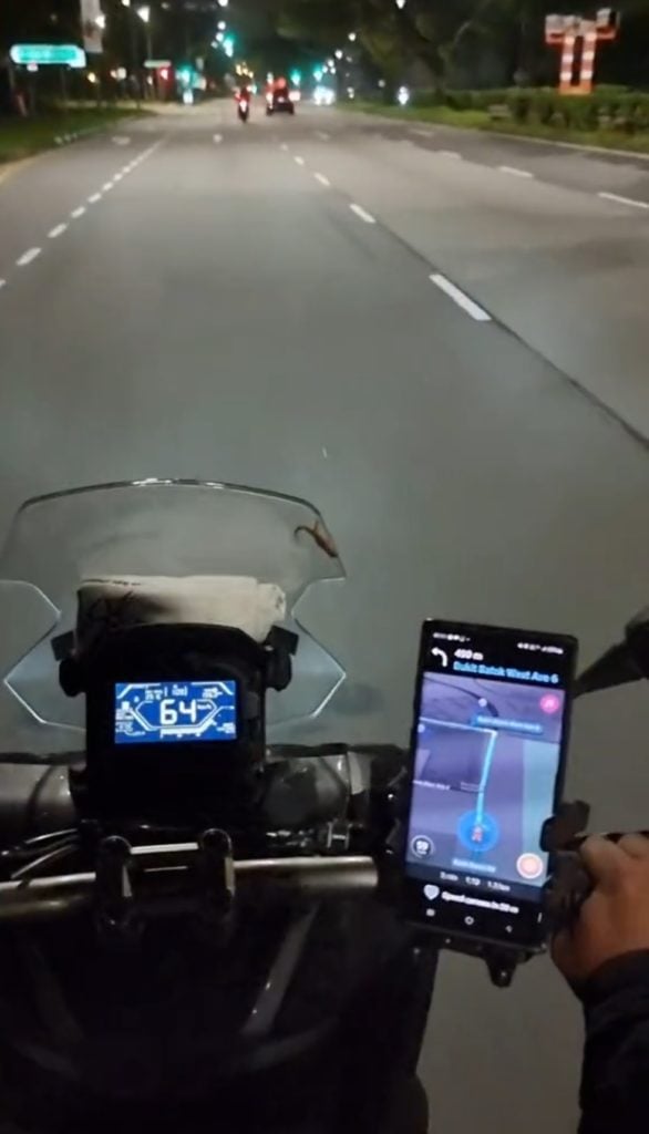 Man Spots Lizard On Motorcycle When Travelling In Bukit Batok, Screams ...