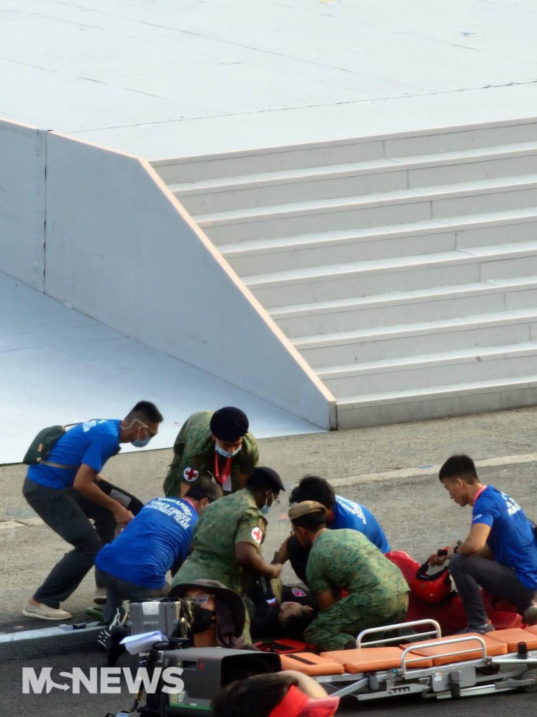 Red Lion Parachutist Crash-Lands During NDP 2022 Jump, Currently ...