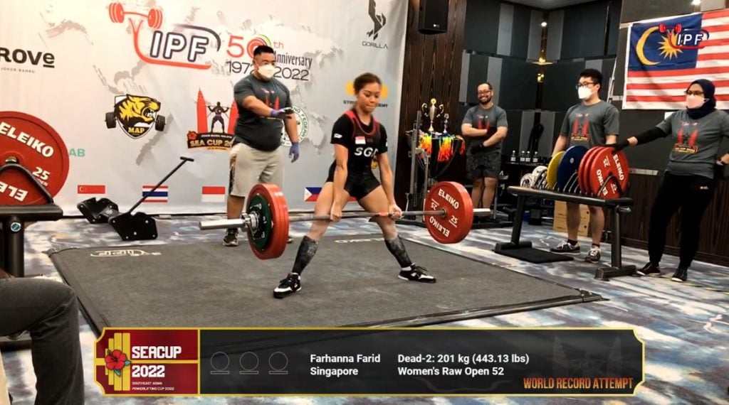 S'pore Powerlifter Farhanna Farid Deadlifts 201kg, Breaks Her Own World ...