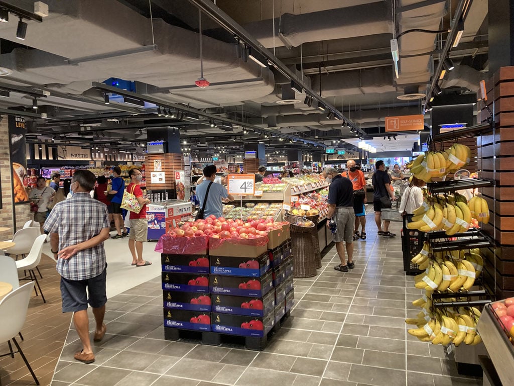 FairPrice Finest Opens At Ang Mo Kio Blk 712 With Deli, Food Stalls & Bar