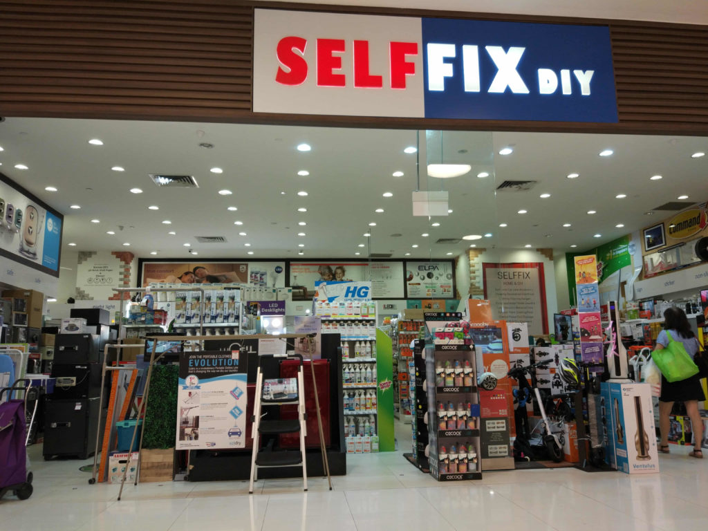 Safe Distancing Ambassador Steals Lego Sets At VivoCity While On Duty ...