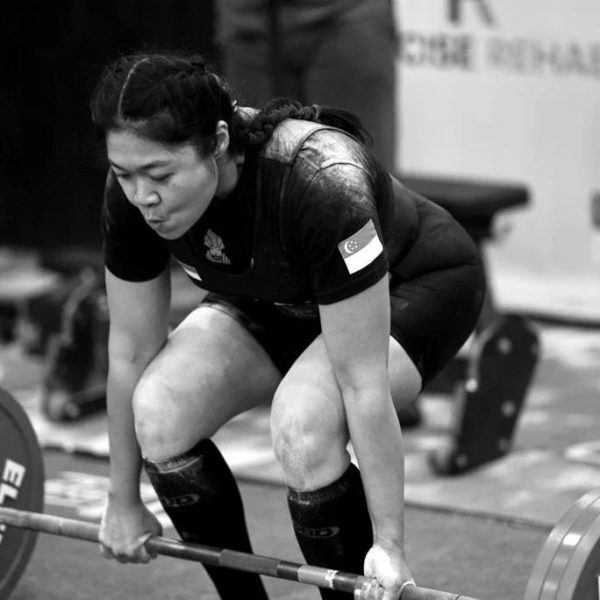 S'pore Powerlifter Farhanna Farid Deadlifts 201kg, Breaks Her Own World ...