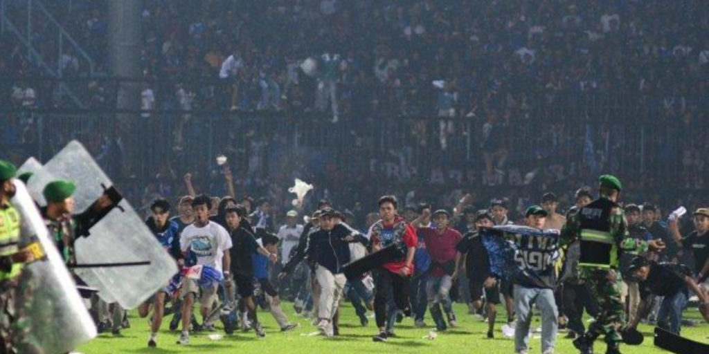Stampede Erupts At Indonesia Football Match, At Least 129 Killed & 180 ...