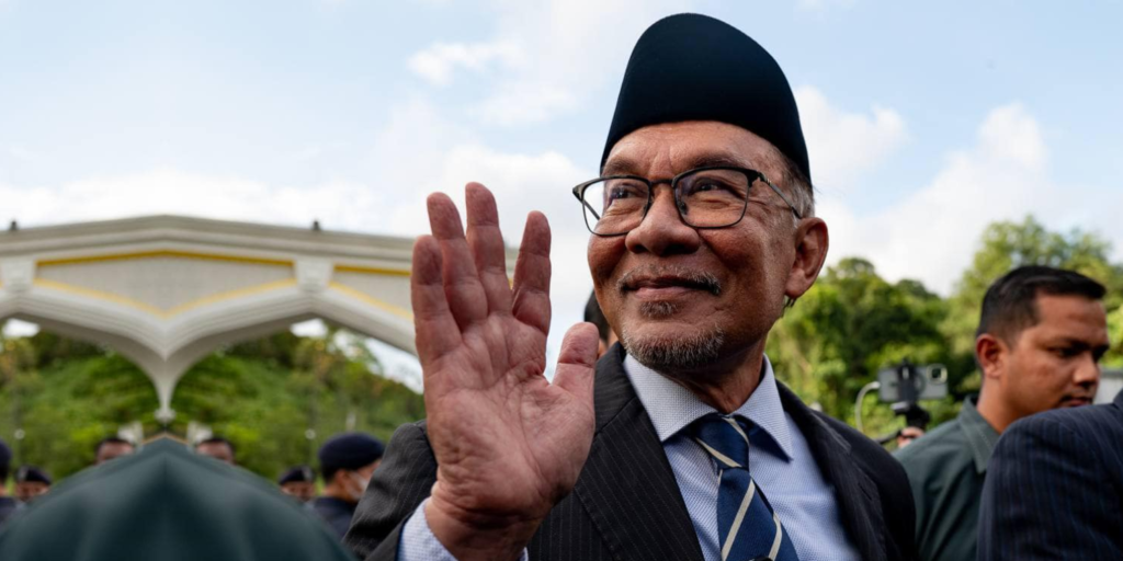 Anwar Is Officially M'sia's 10th Prime Minister
