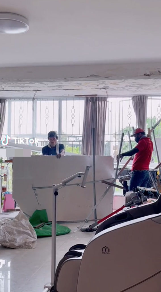 False Ceiling Over Kids' Play Area Collapses In S'pore Apartment ...
