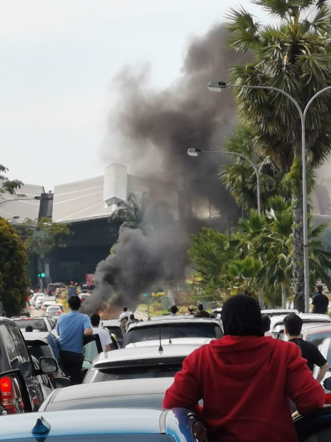 Car Catches Fire Near Johor Checkpoint, Reportedly Causes Jam Along ...
