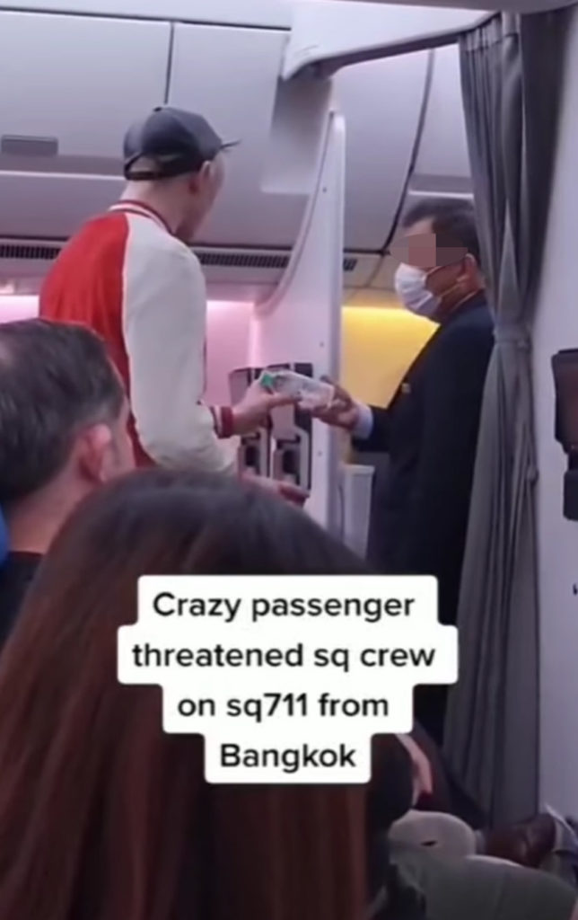 SIA Passenger Rudely Demands Water From Flight Attendant, Taken Away By ...
