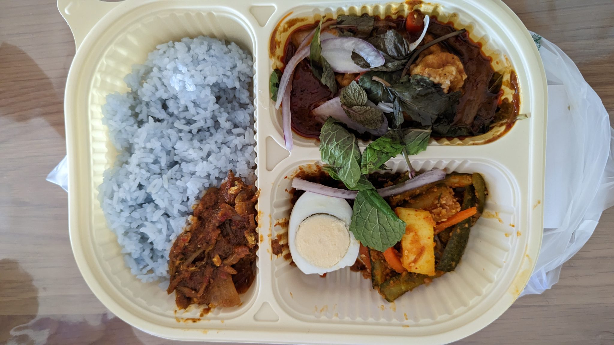 Dabao Containers At Bukit Canberra Hawker Centre Now Cost S$0.30 Max ...