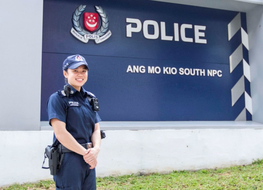 S'pore Policewoman Does 28 Pull-Ups, Becomes 1st Female Officer To Win ...