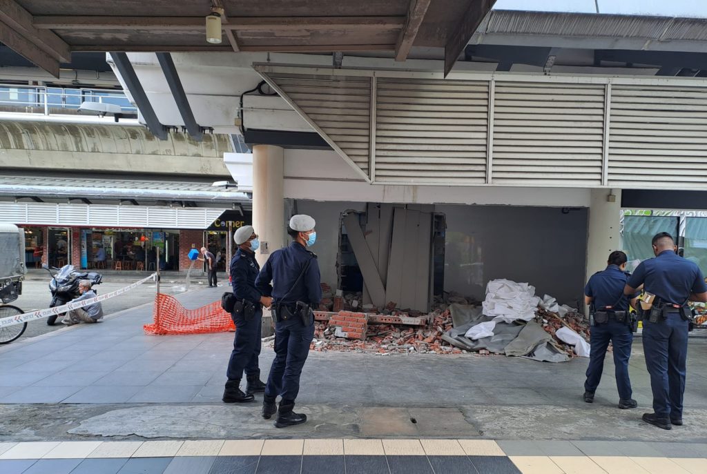 Yew Tee MRT Wall Collapse Causes Passer-By To Fall & Get Sent To Hospital
