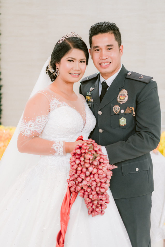 Filipino Bride Carries 4kg Onion Bouquet Down Aisle, Gives Veggies To ...