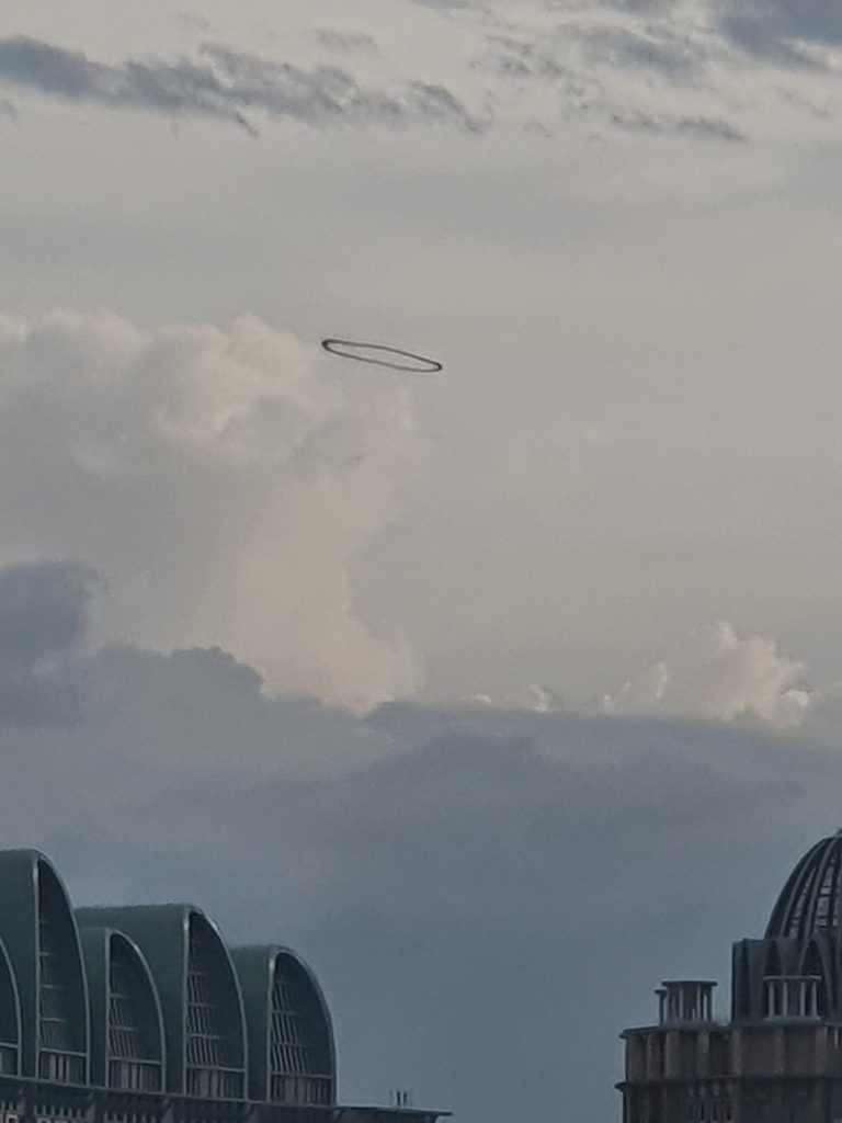 Mysterious Black Ring Spotted In Sky Over Sentosa, It Also Appears To ...