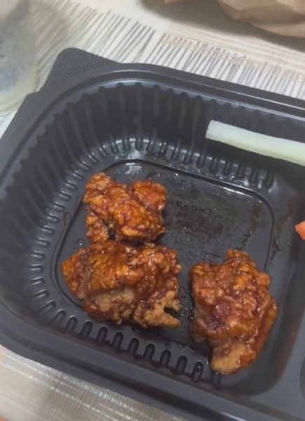Customer Disappointed With Size Of Chicken In Combo, Restaurant Invites ...