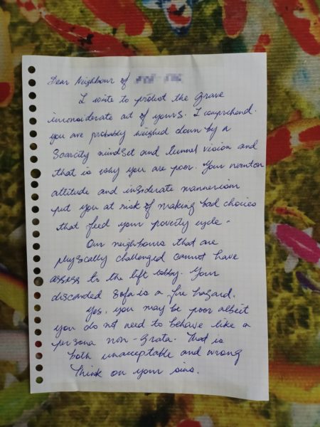 Sofa Discarded At HDB Corridor Obstructs Pathway, Residents Write Notes ...