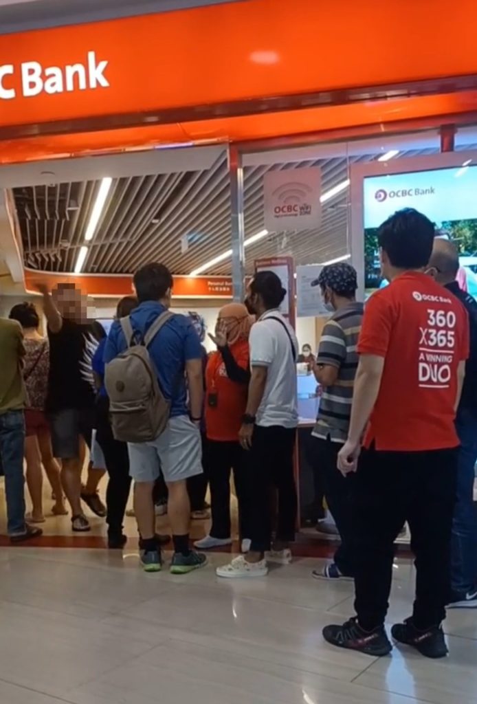 OCBC S'pore Bank Customer Allegedly Cuts Queue & Causes Commotion ...