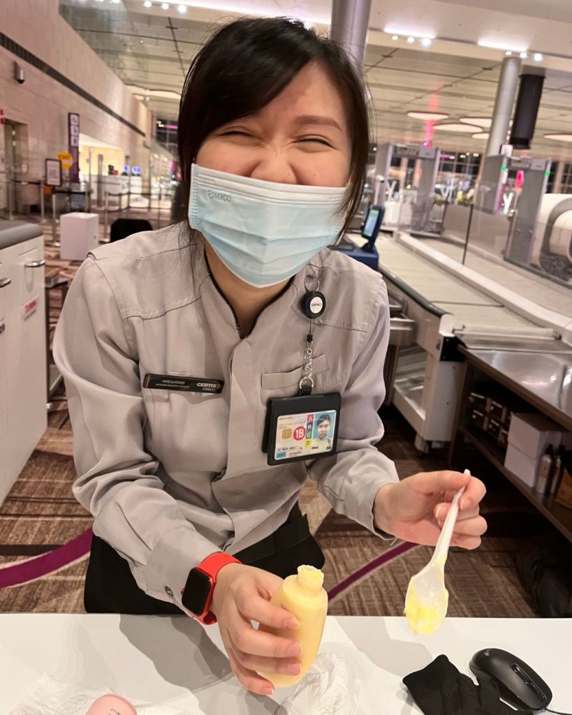 Certis Cisco Officer Helps Traveller Transfer Toiletries Into 100ml ...